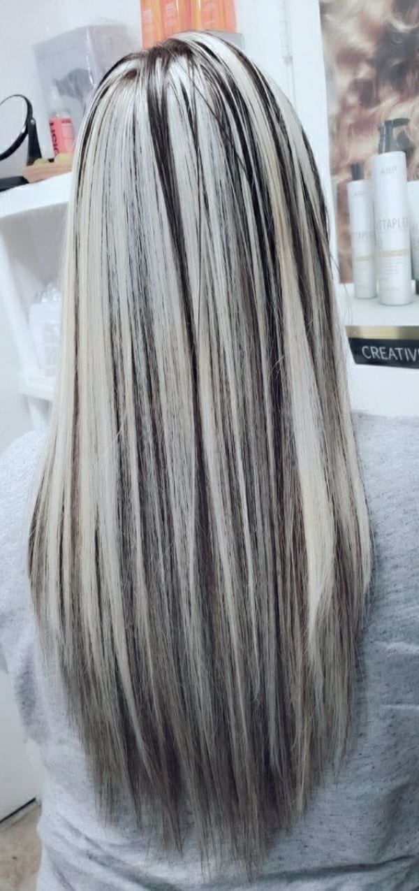Blonde Haare mit dunklen Strähnen: Schöne Optionen - Visavis Friseur