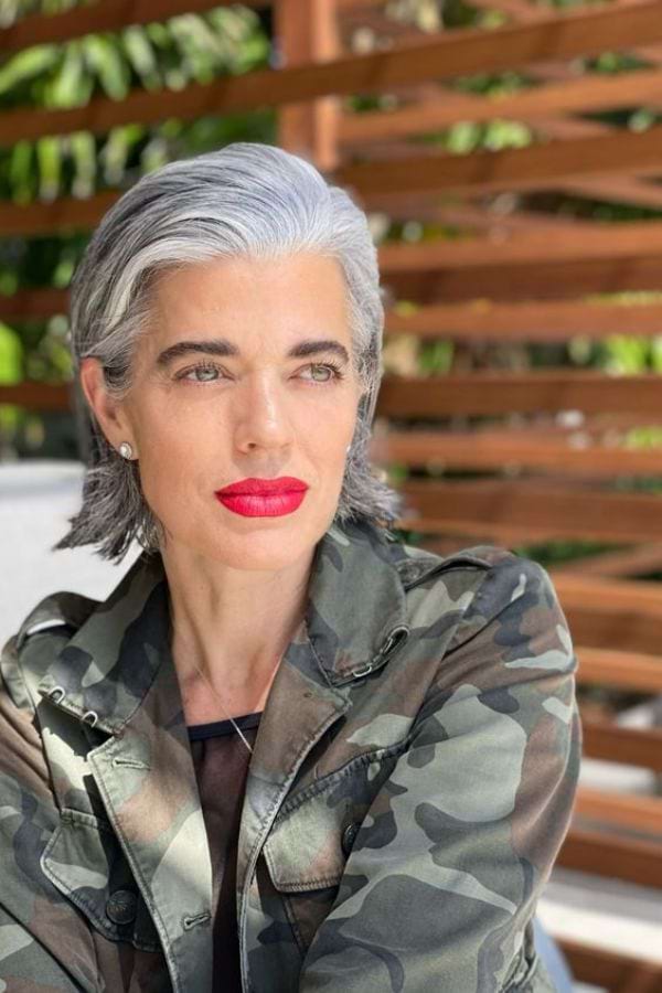 Wie man graue Haare färben kann - Visavis Friseur